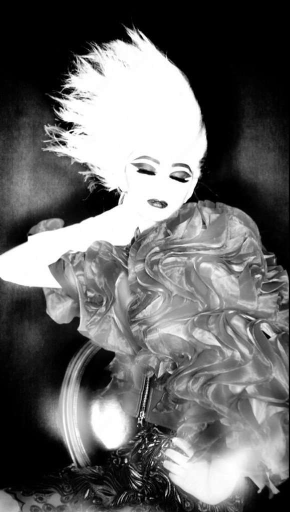 loveisspeed.......: Nick Knight ARTWORK....